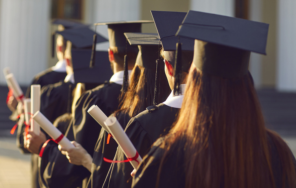 Peringkat Universitas VS Magang Profesional - Edubridge Kelapa Gading